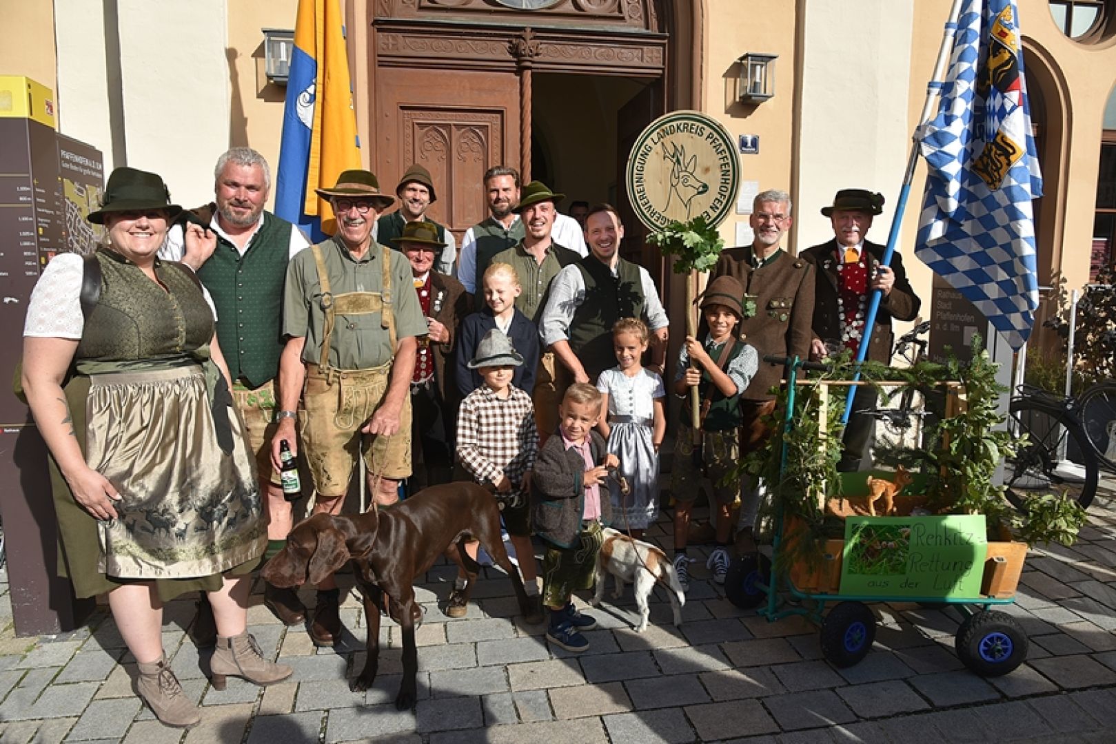 In Pfaffenhofen wird jetzt gefeiert: Große Bilder-Galerie vom Volksfest ...