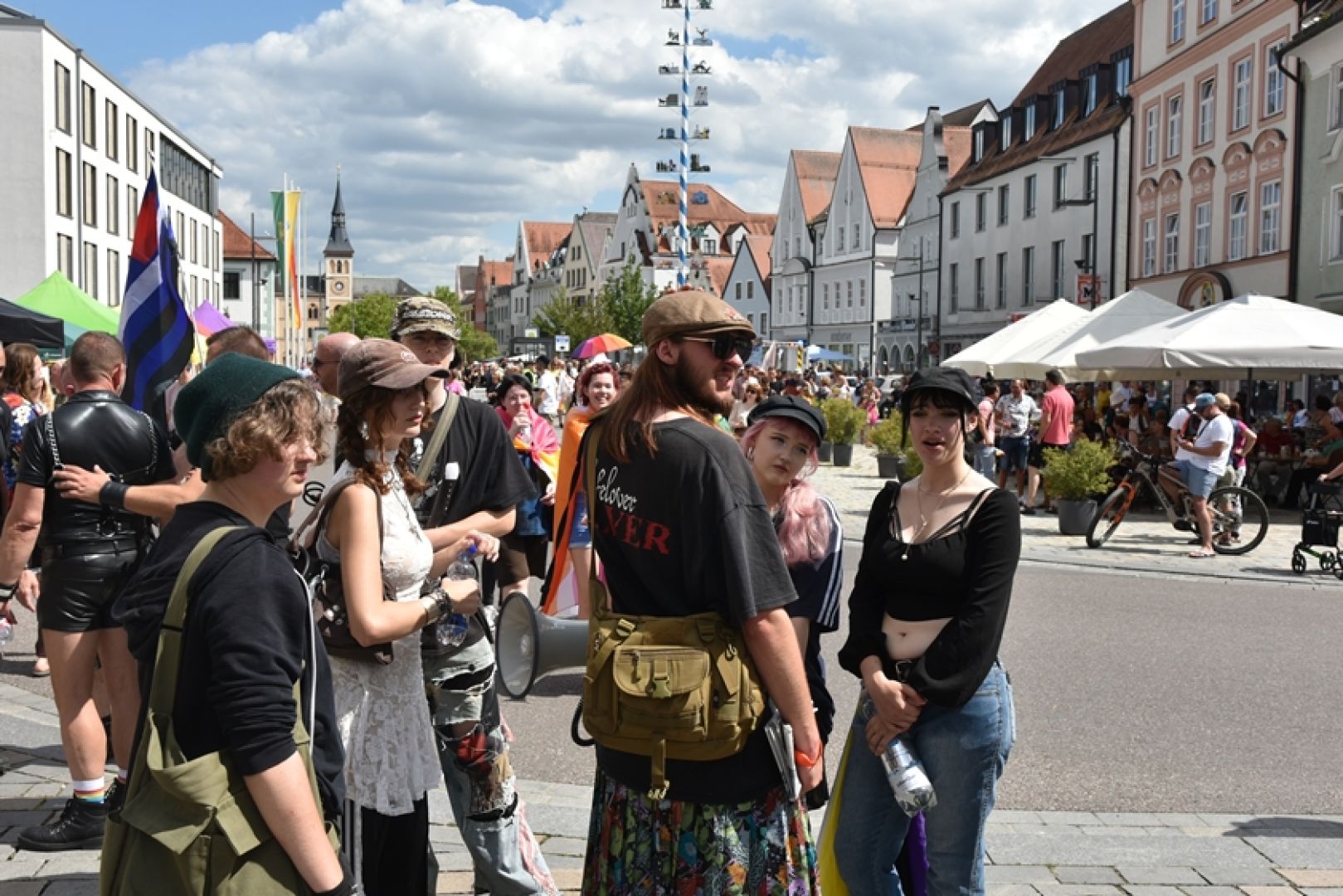"Christopher-Street-Day" in Pfaffenhofen: Viele Fotos von dem bunten ...